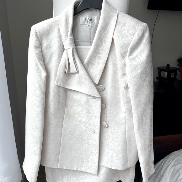 Le Suit | Jackets & Coats | Off White Textured Suit | Poshmark